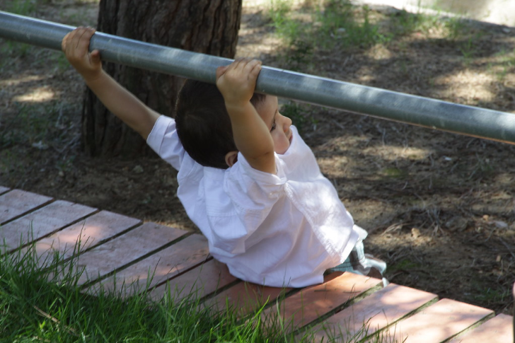 La ciencia enseña a los escolares la manera correcta de caer ...