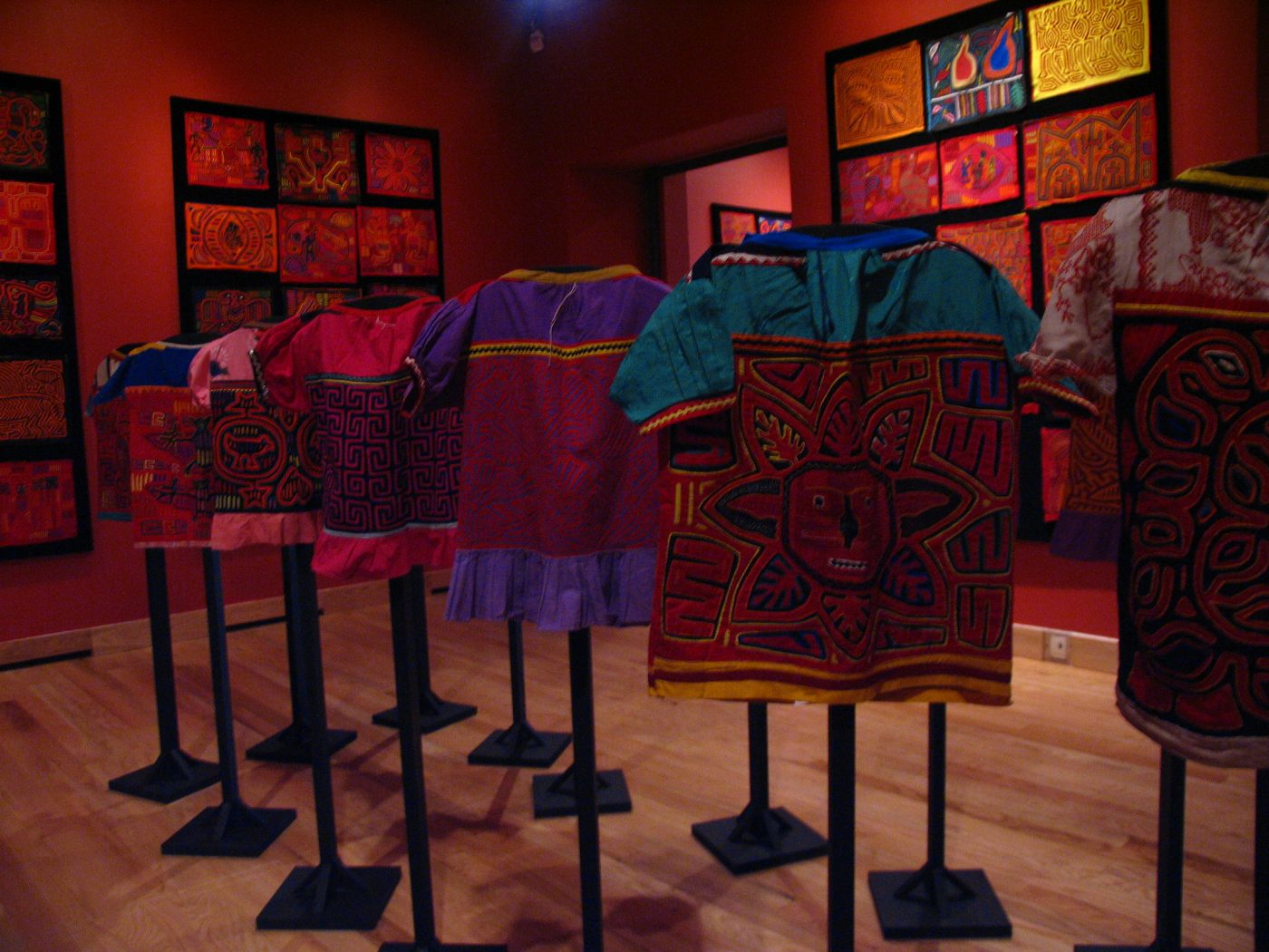 Conozca las molas; un ícono artístico de las indígenas de Panamá