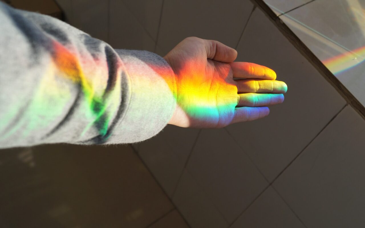 ¿Qué es la luz? Y ¿Por qué vemos colores?