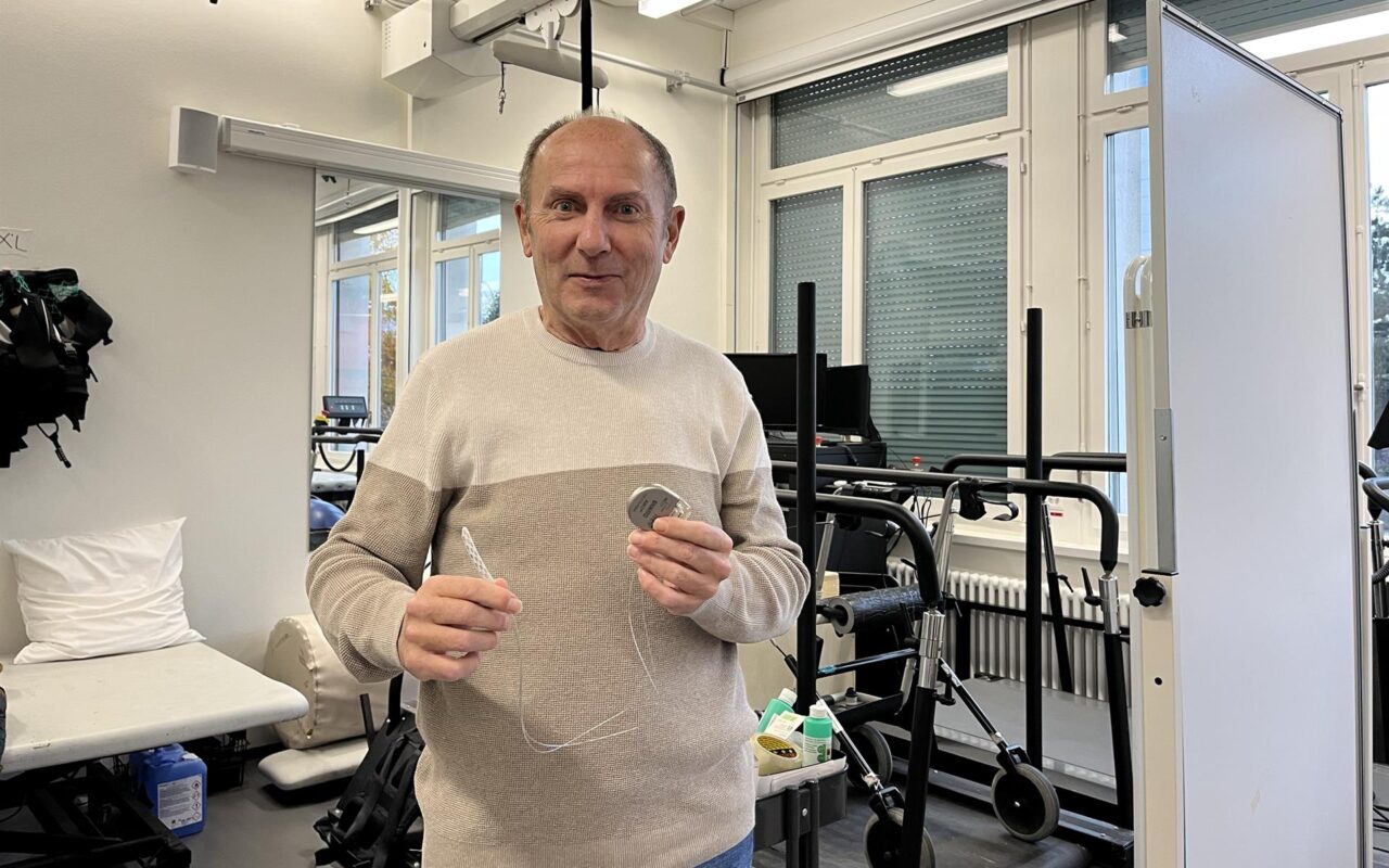 Una neuroprótesis permite a pacientes con Parkinson caminar sin ayuda